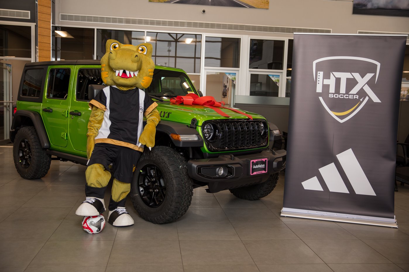 AutoNation Renews Partnership 2025-2027